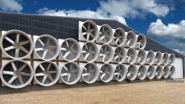 Agro Air Dynamics: Barn Ventilation | Barn Fans | Roof Vents | Controllers